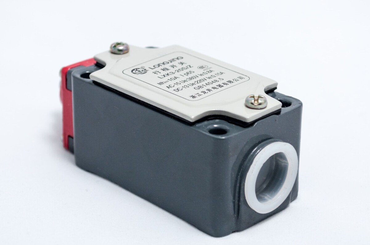 Micro Switch – Final Carrera LXW5-11Q1 con pivote y rueda 15A ...